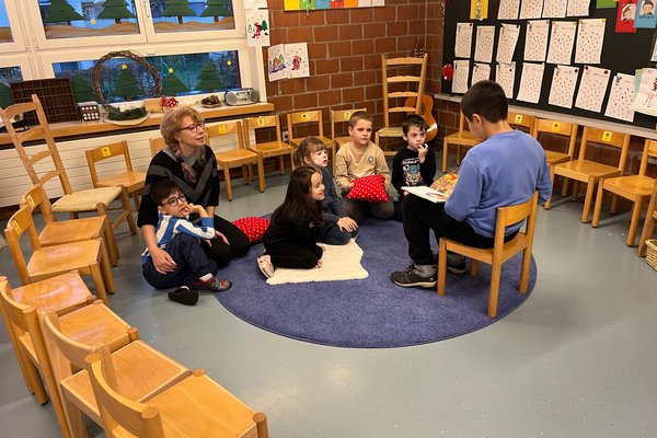 Schule Obersiggenthal: Lesestunde der DaZ-Gruppe im Kindergarten ...